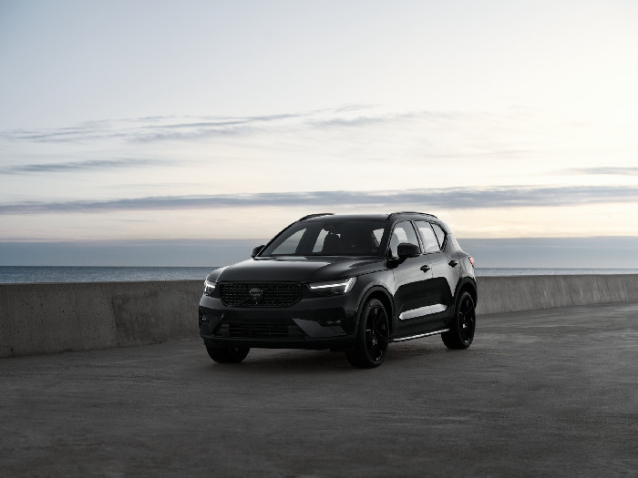 Volvo anuncia chegada a Portugal dos novos EX40 e EC40 Black Edition ...